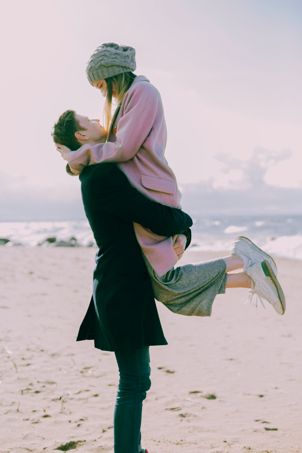 7 Deadly Signs That Your Ex Boyfriend Will Come Back